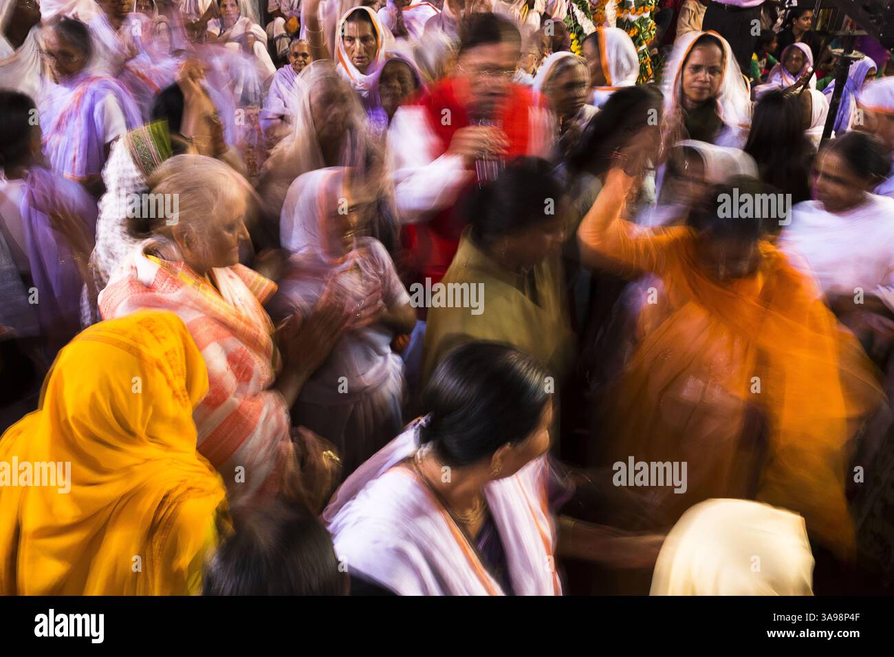 India diwali singing hi-res stock photography and images - Alamy