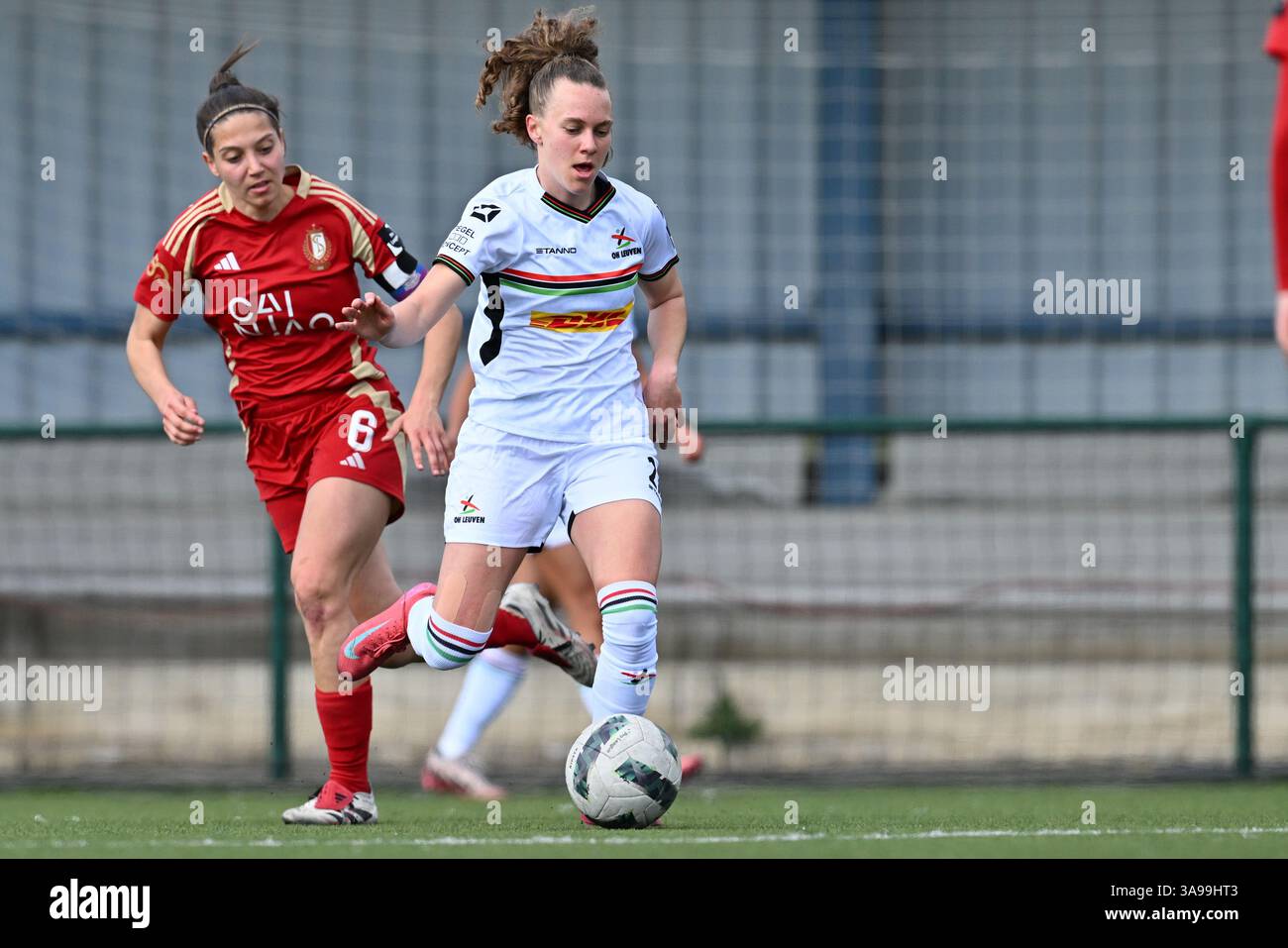 Laura Miller (6) of Standard and Alixe Bosteels (27) of OHL pictured ...