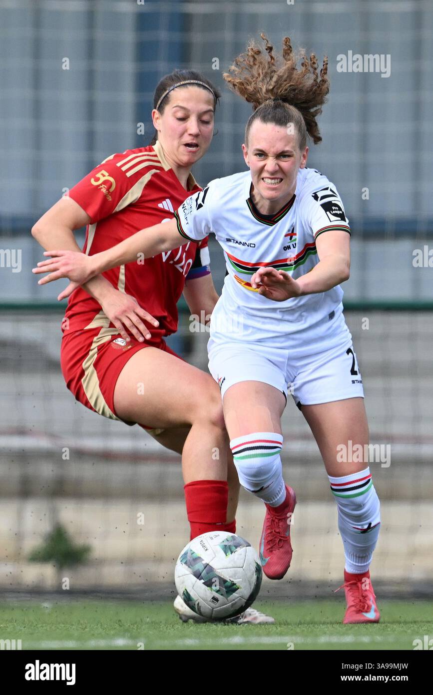 Laura Miller (6) of Standard and Alixe Bosteels (27) of OHL pictured ...
