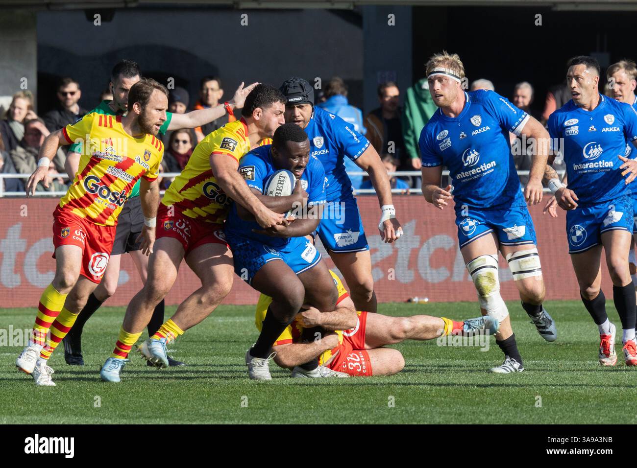 Vannes, France. 29th Mar, 2025. Thomas Moukoro of Vannes and Ignacio ...