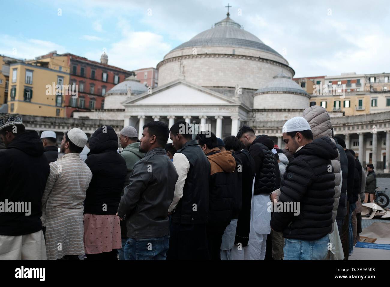 Piazza del Plebiscito turns into a place of recollection and sharing ...