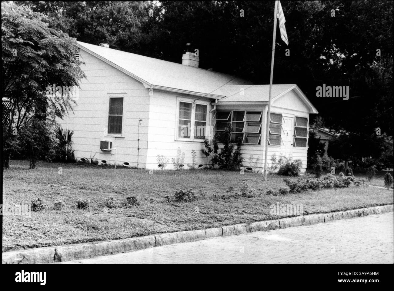 November 24, 1987 - Gulfport, U.S. - View of the Karen Gregory home ...