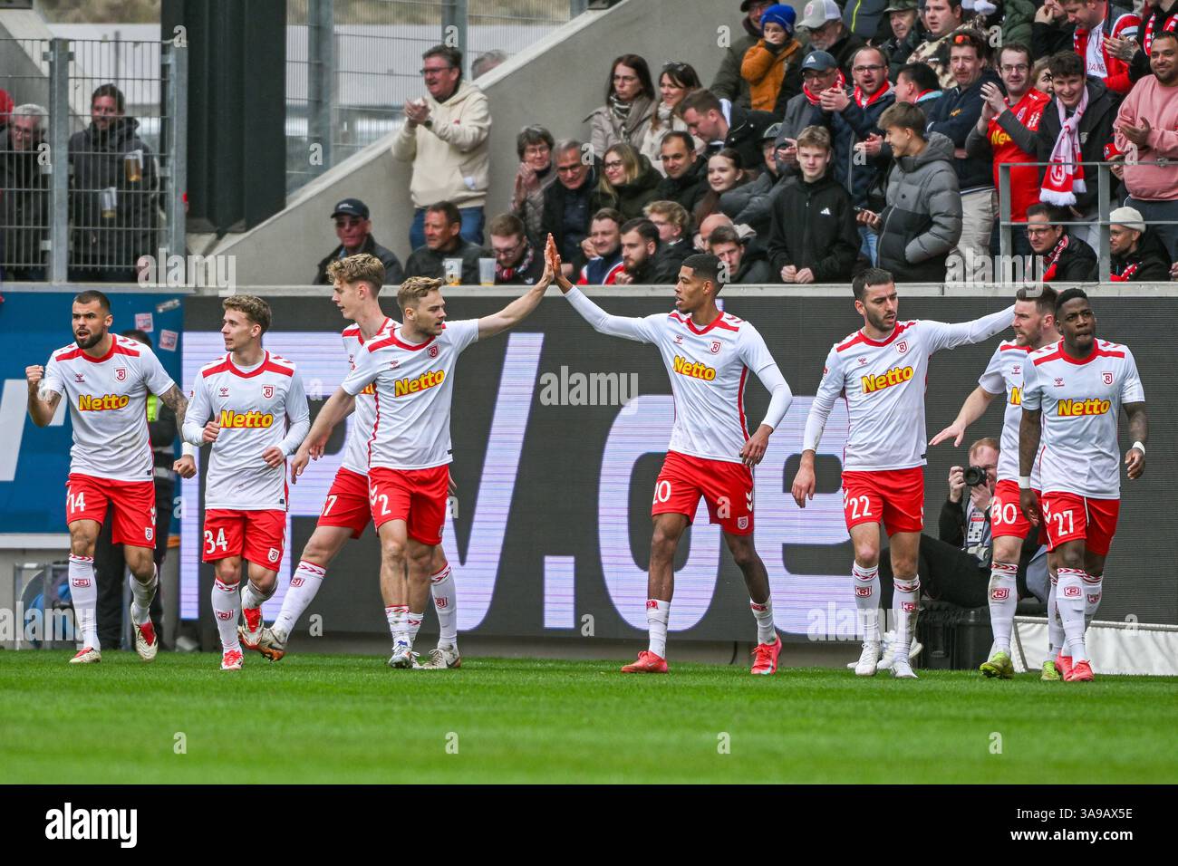 Regensburg, Germany. 30th Mar, 2025. Soccer: Bundesliga 2, Jahn ...