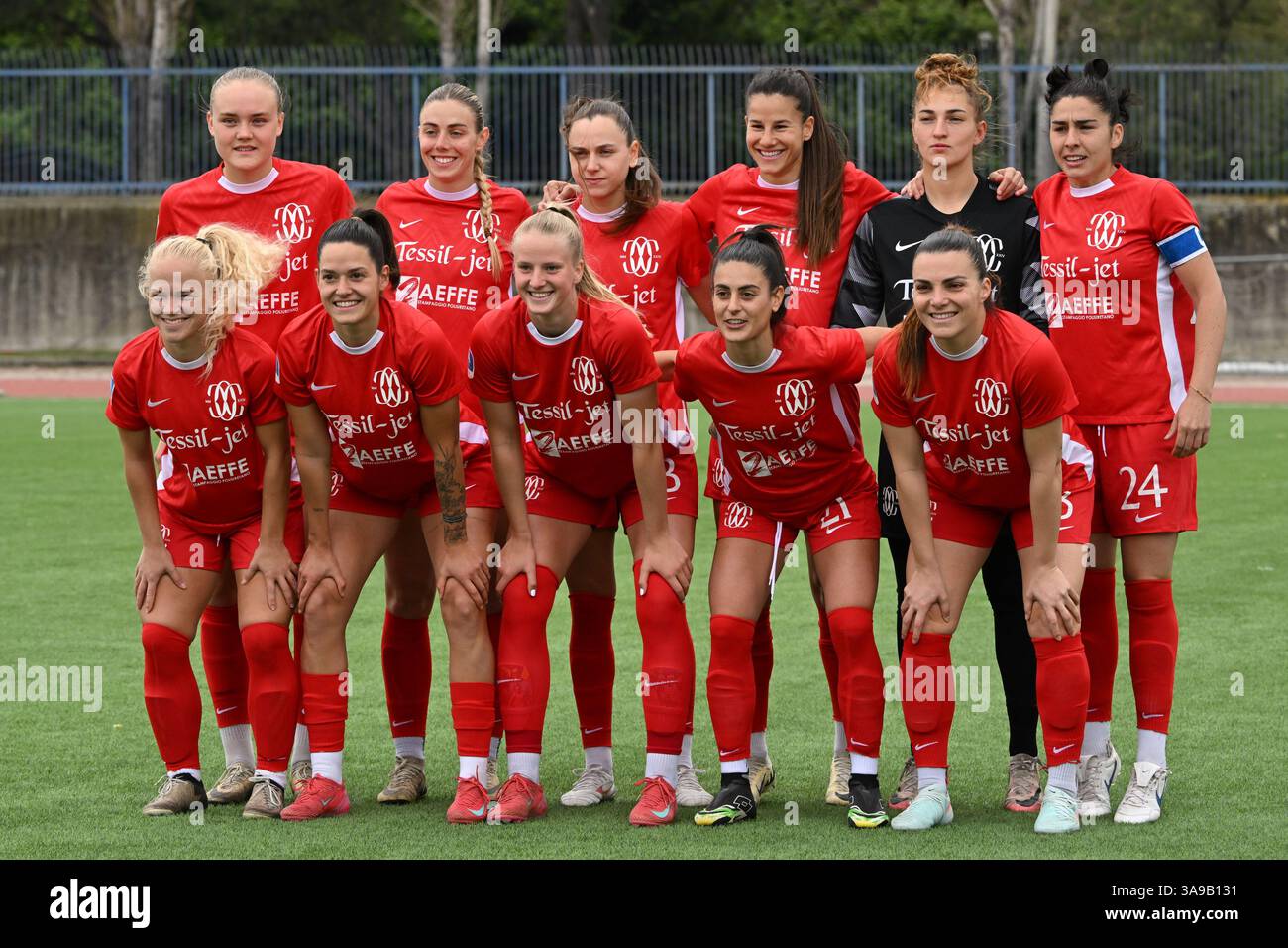 Como women 2025 hi-res stock photography and images - Alamy