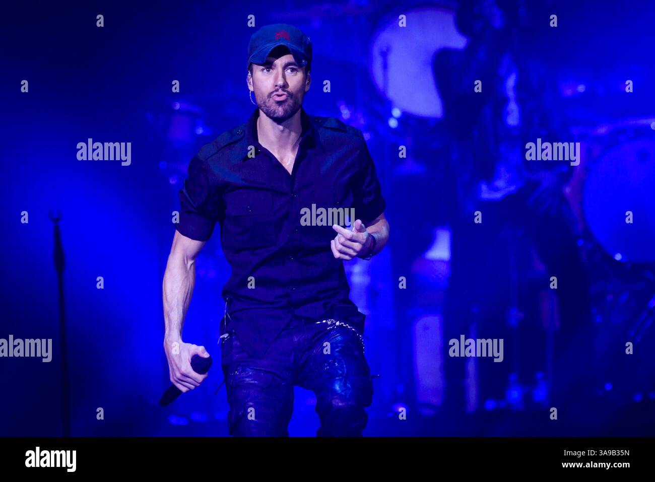 Enrique iglesias 2017 hi-res stock photography and images - Alamy