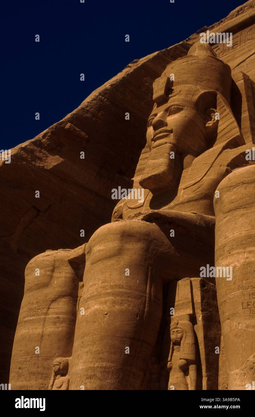 Massive seated statue of long-ruling 19th Dynasty New Kingdom Egyptian ...