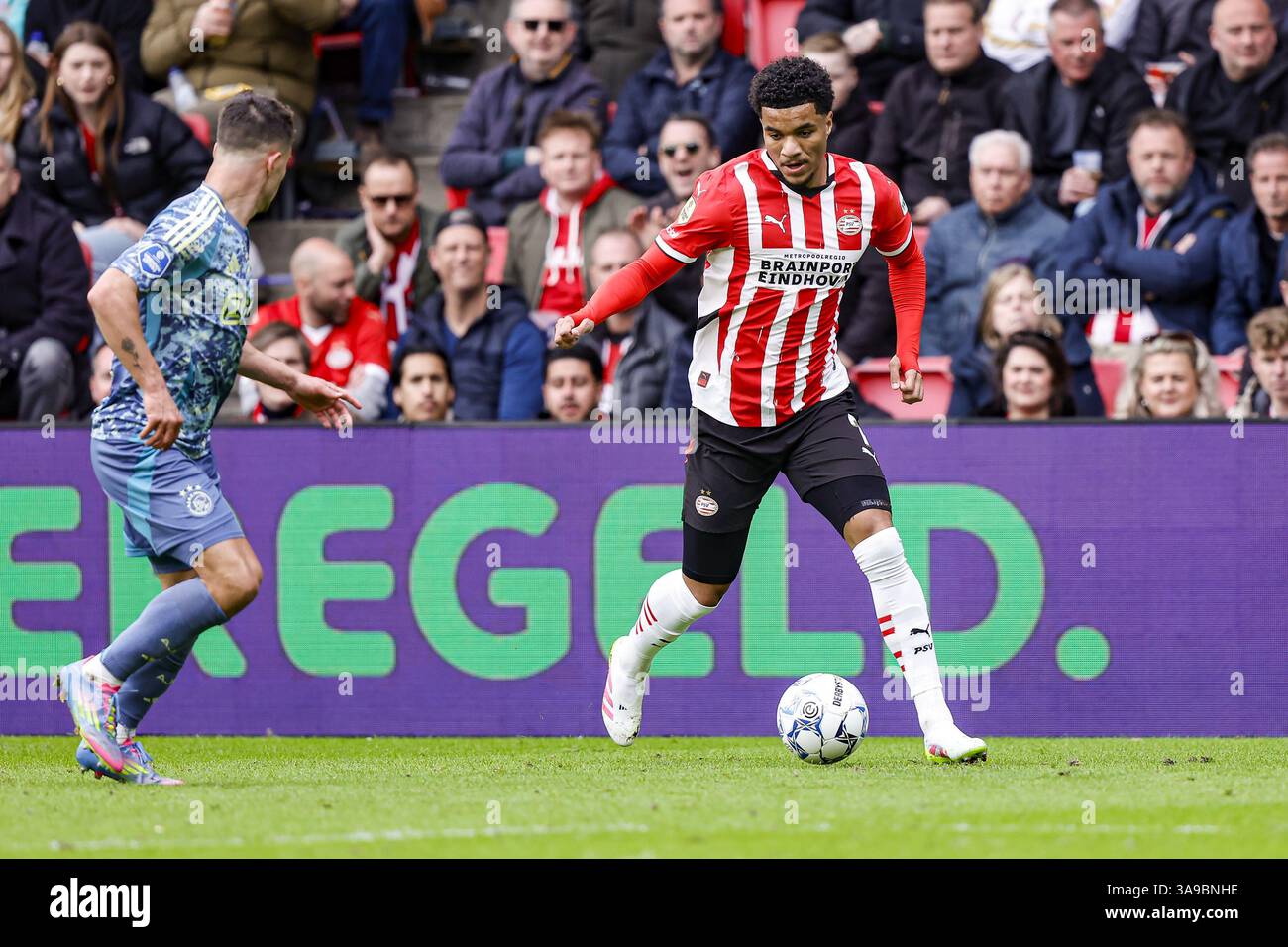 EINDHOVEN, 30-03-2025, Philips Stadium, Dutch Eredivisie Football ...