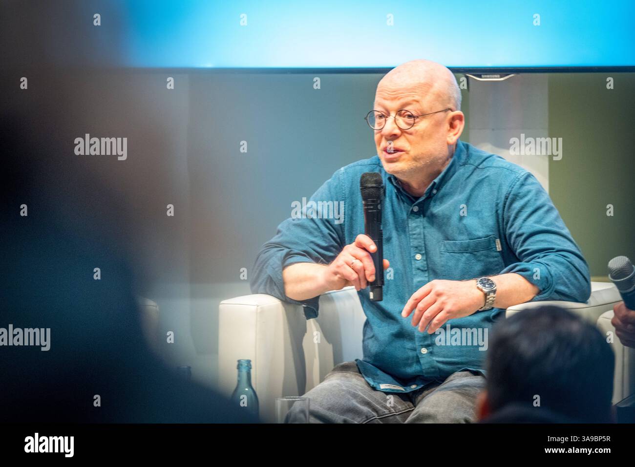 Der deutsche Schriftsteller und Journalist Timur Vermes Er ist wieder ...