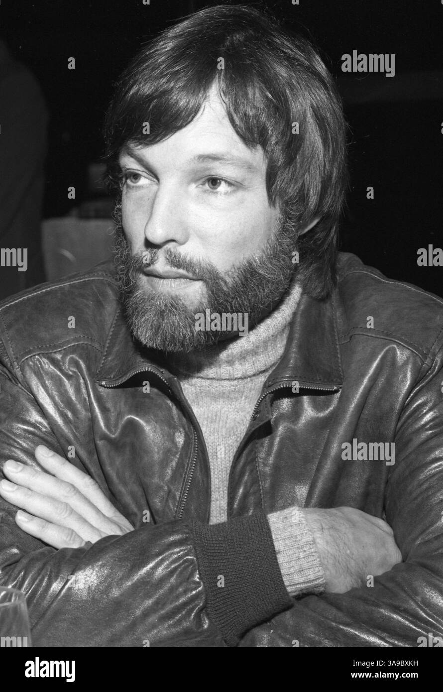30th Mar 2025. **FILE PHOTO** Richard Chamberlain Has Passed Away ...