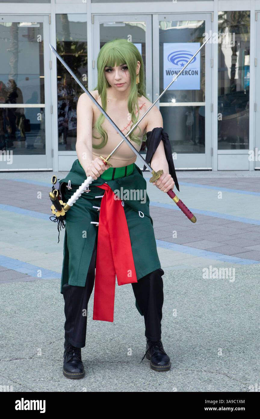 Cosplayer auf der WonderCon 2025 im Anaheim Convention Center. Anaheim ...