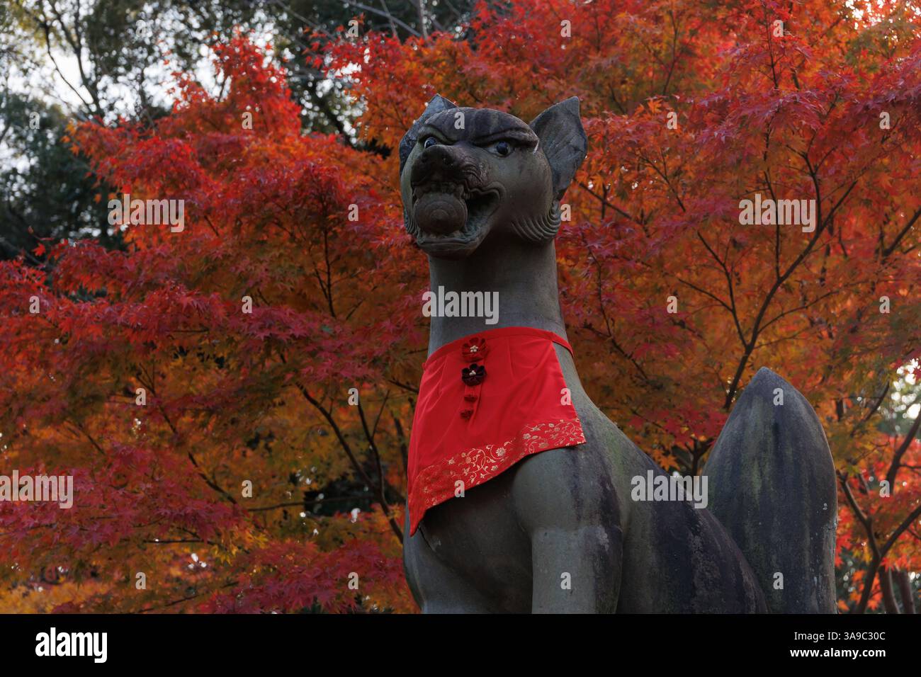 Inari Okami or Fox god statue in Fushimi Inari Taisha Shrine in Kyoto ...