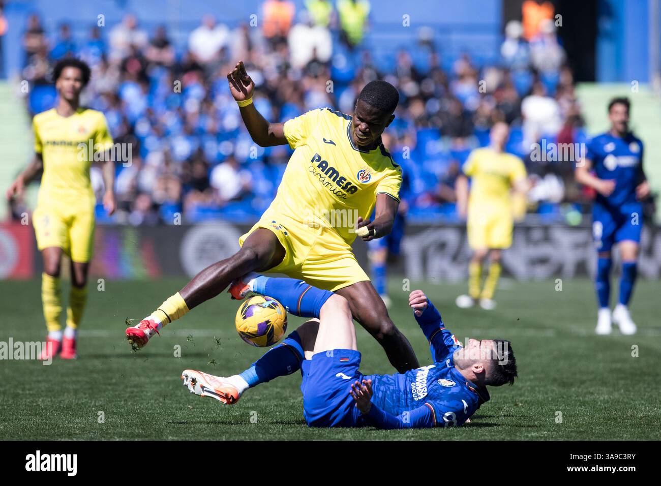 Getafe, Spain. 30th Mar, 2025. MADRID, SPAIN - March30:Thierno Barry of ...