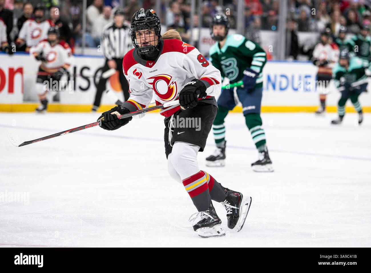 Danielle serdachny hi-res stock photography and images - Alamy