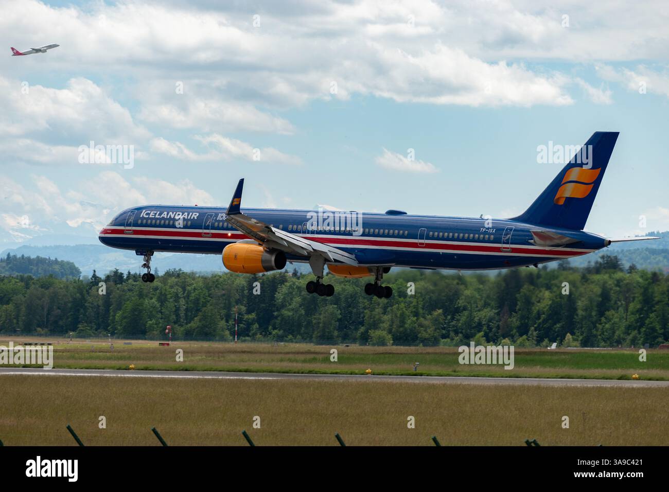 Zurich, Switzerland, June 16, 2024 TF-ISX Icelandair Boeing 757-3E7 ...