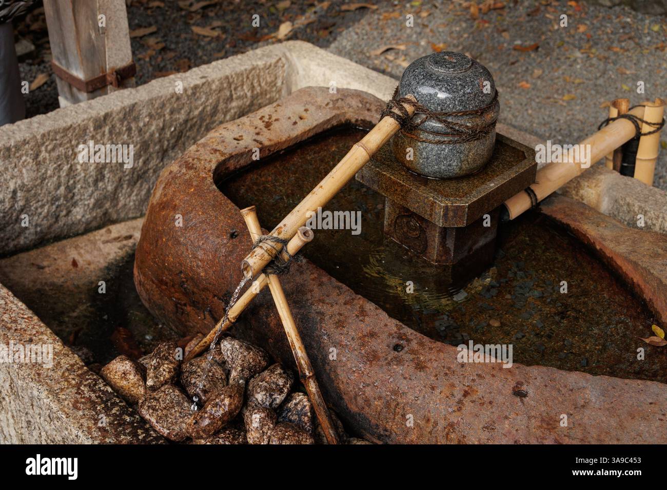 Temizuya water pavilion, Japan Shrine Temple Front Yard Fountain and ...