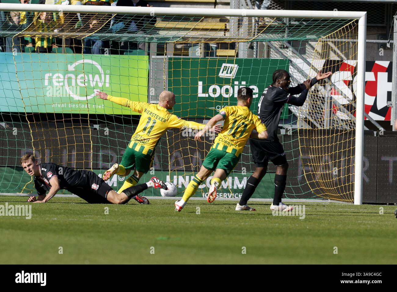 DEN HAAG , 30-03-2025 , Bingoal Stadion , Dutch Keuken Kampioen Divisie ...