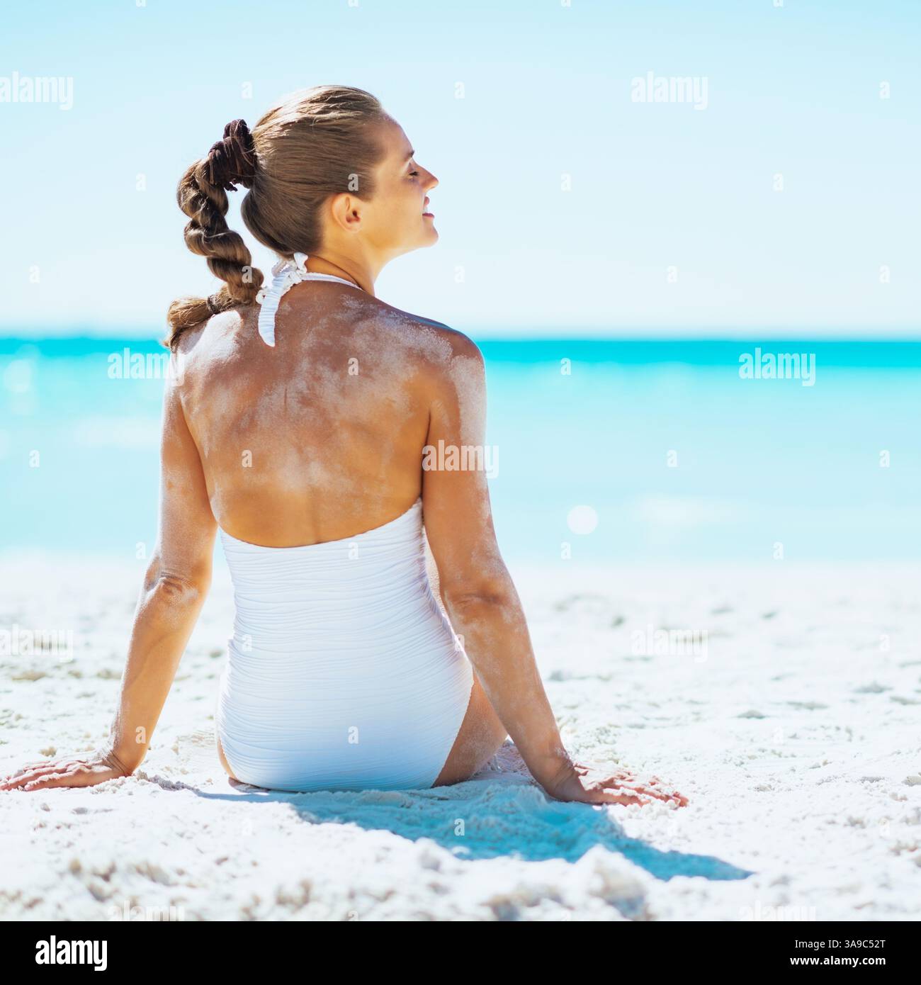 Bikini fashion back view hi-res stock photography and images - Alamy
