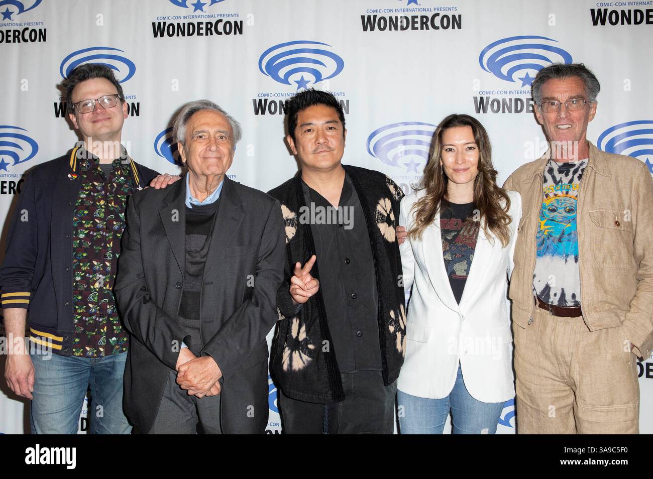Brendan Hay, Joe Dante, Tze Chun, Sherri Chung, und John Glover beim Photocall zur HBO Max ...