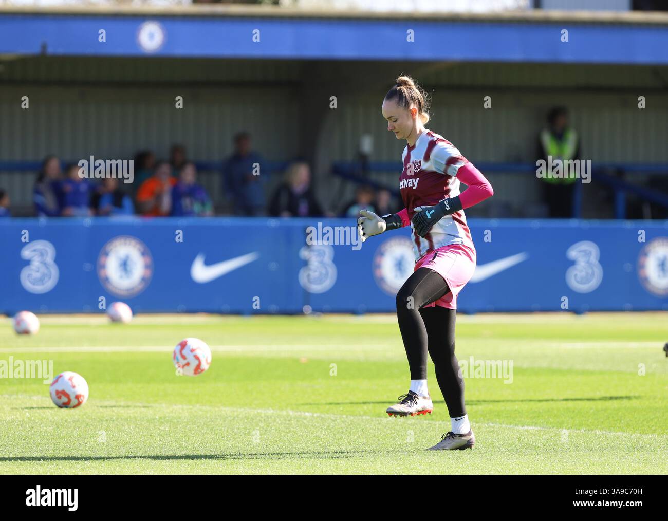 London, UK. 30th Mar 2025. Kinga Szemik (West Ham 1) warming up before ...