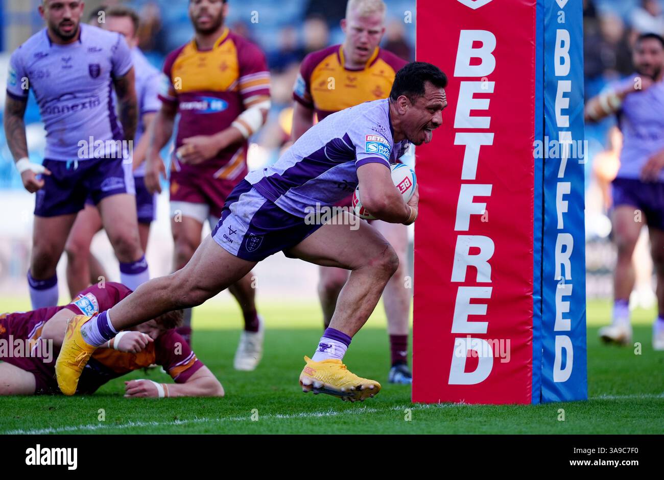 Hull Kingston Rovers' Sauaso Jesse Sue scores a try during the Betfred ...