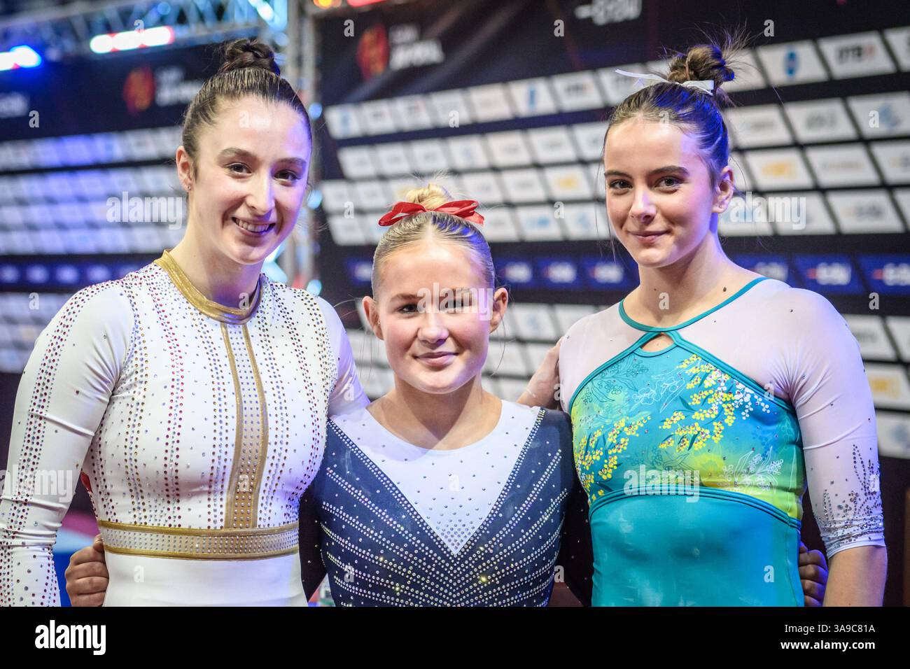 Nina Derwael (BEL), Grace Davies (GBR), Lucy Stewart (AUS) - vlnr. / 40 ...