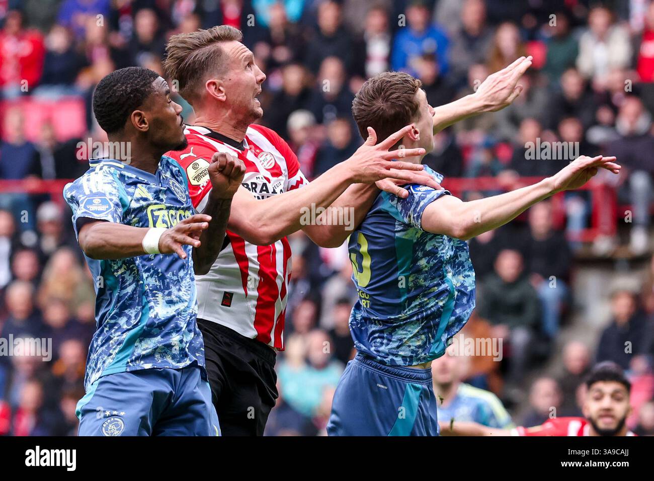 Eindhoven, Netherlands. 30th Mar, 2025. EINDHOVEN, NETHERLANDS - MARCH 30: Jorrel Hato of AFC ...