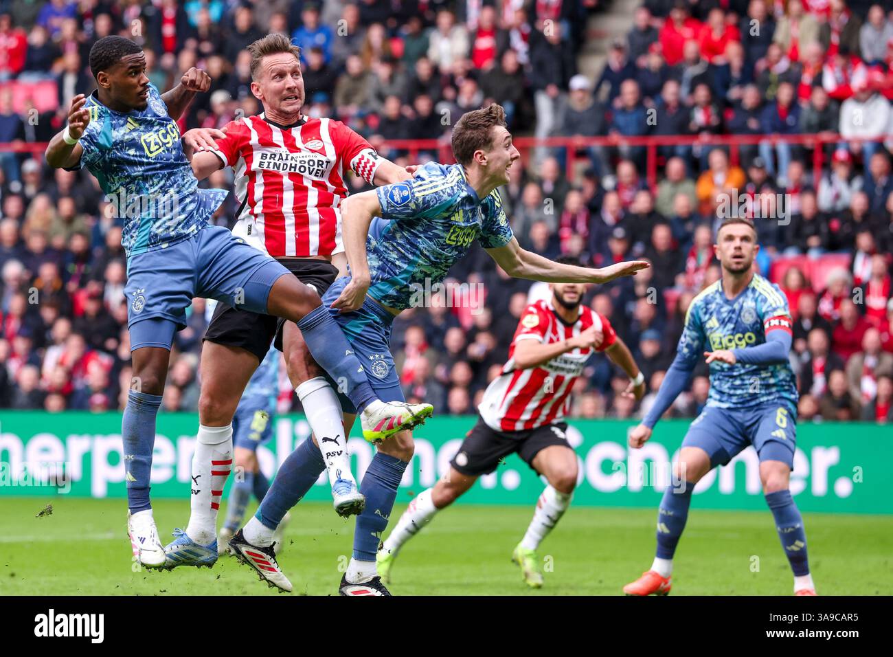 Eindhoven, Netherlands. 30th Mar, 2025. EINDHOVEN, NETHERLANDS - MARCH 30: Jorrel Hato of AFC ...