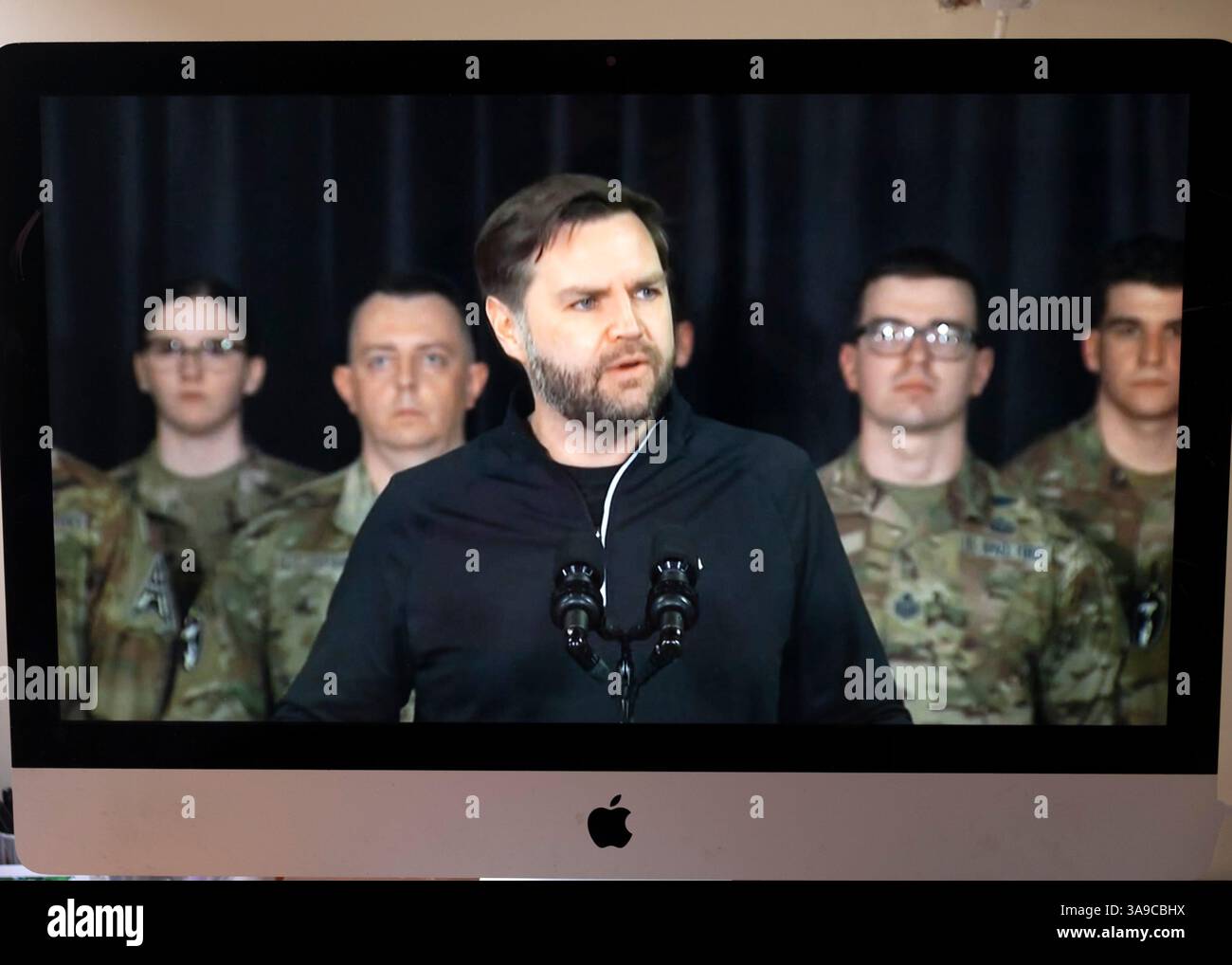 Vance speech hi-res stock photography and images - Alamy