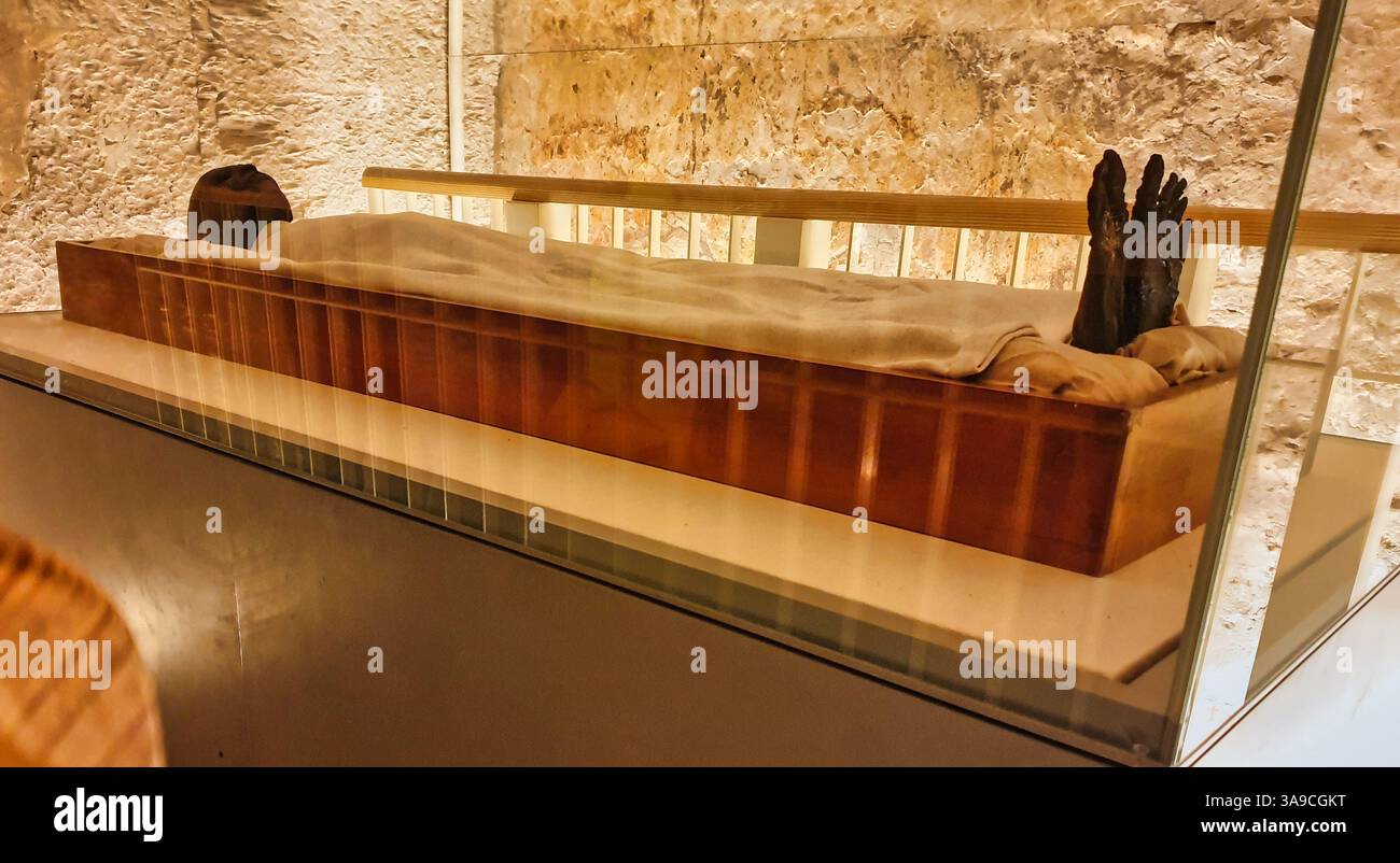 Tutankhamun mummy lying in a temperature controlled casket inside his ...