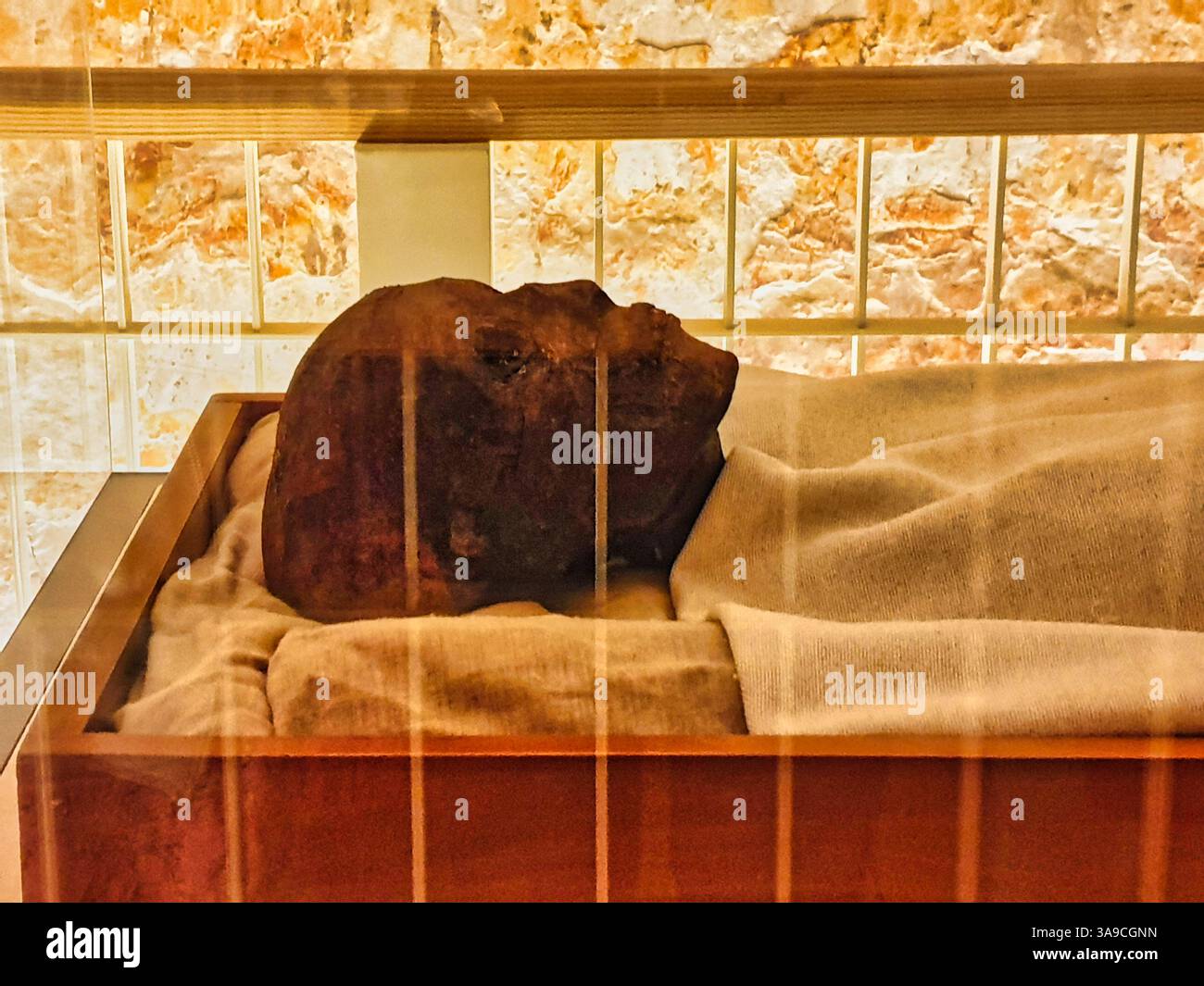 Tutankhamun mummy and close up of his face, in a temperature controlled ...