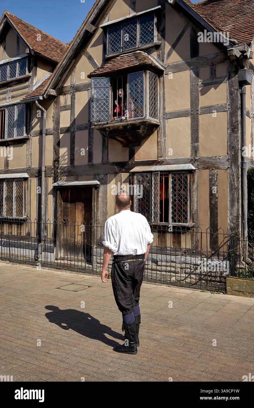 Shakespeare actors in period costume,performing Romeo and Juliet ...