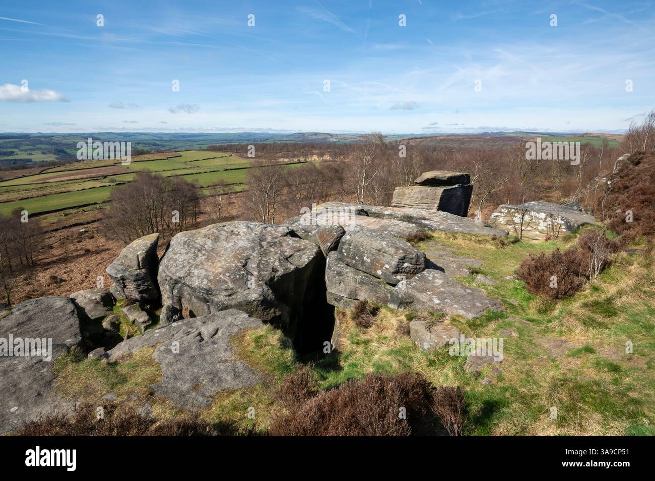 Birchen Edge in the Peak District national park, Derbyshire, England ...