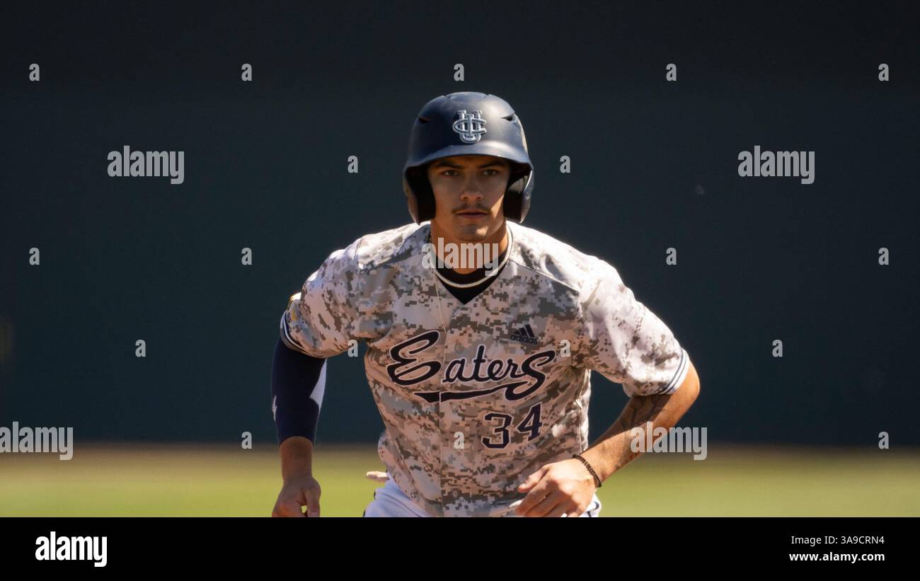 UC Irvine's Colin Yeaman (34) takes a lead during an NCAA baseball game ...