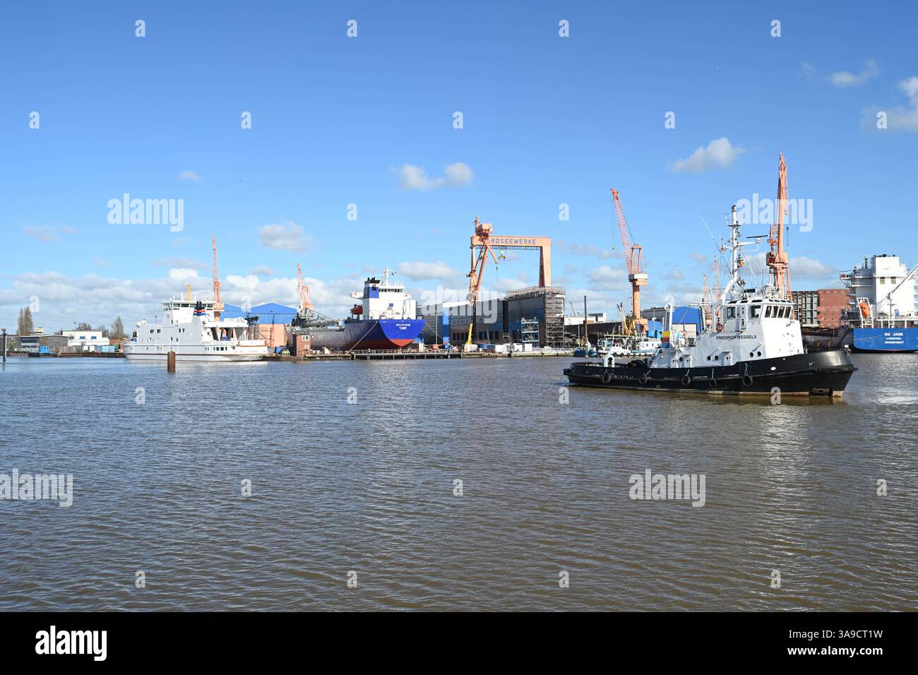 Blick auf die Emden Dockyard. Auf dem ehemaligen Werftgelände der Nordseewerke in Emden werden ...