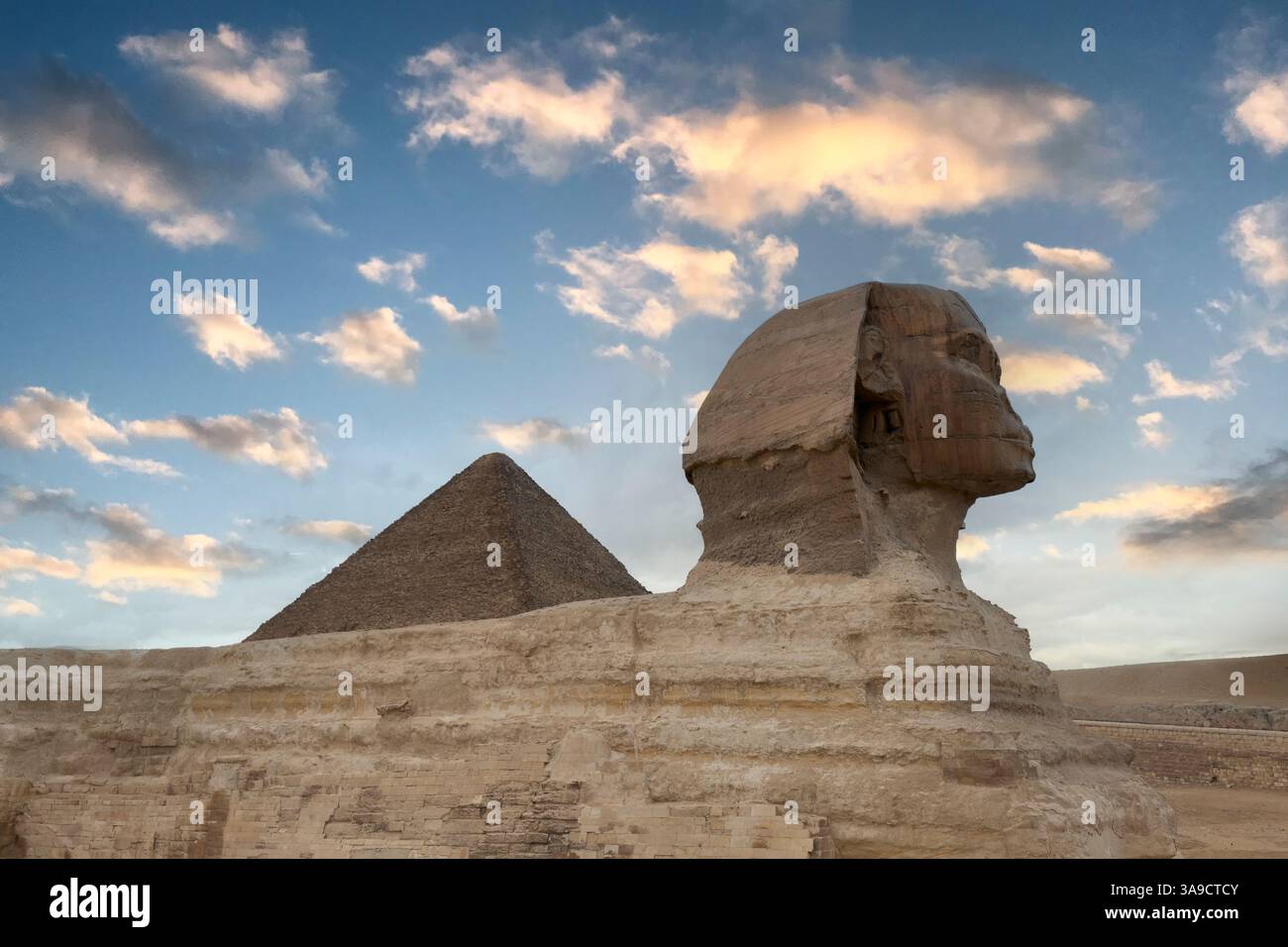 Famous great sphinx giza hi-res stock photography and images - Alamy