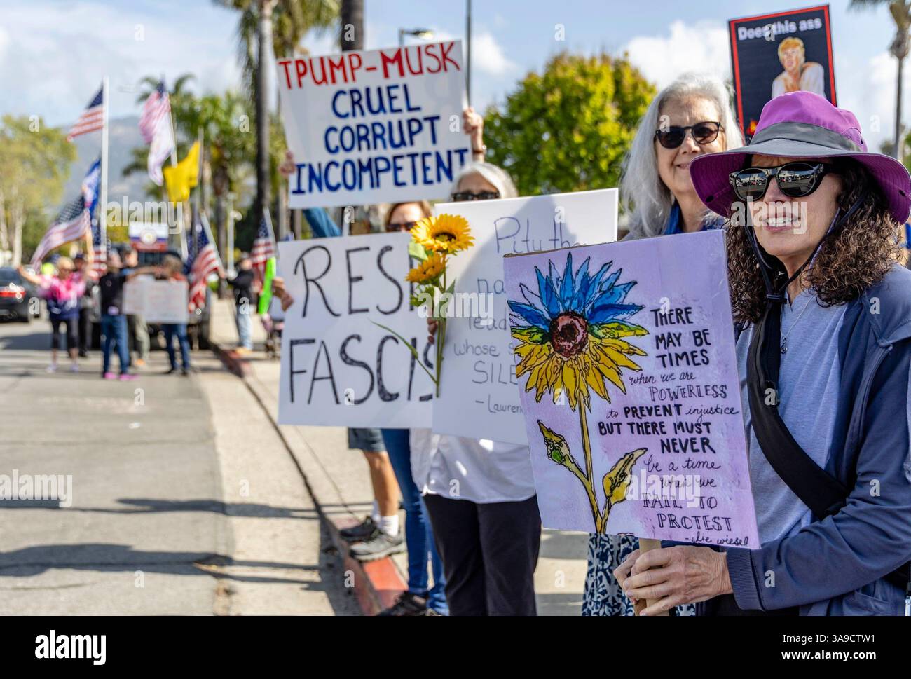 Elon Musk protesters and supporters of President Trump and his policies ...