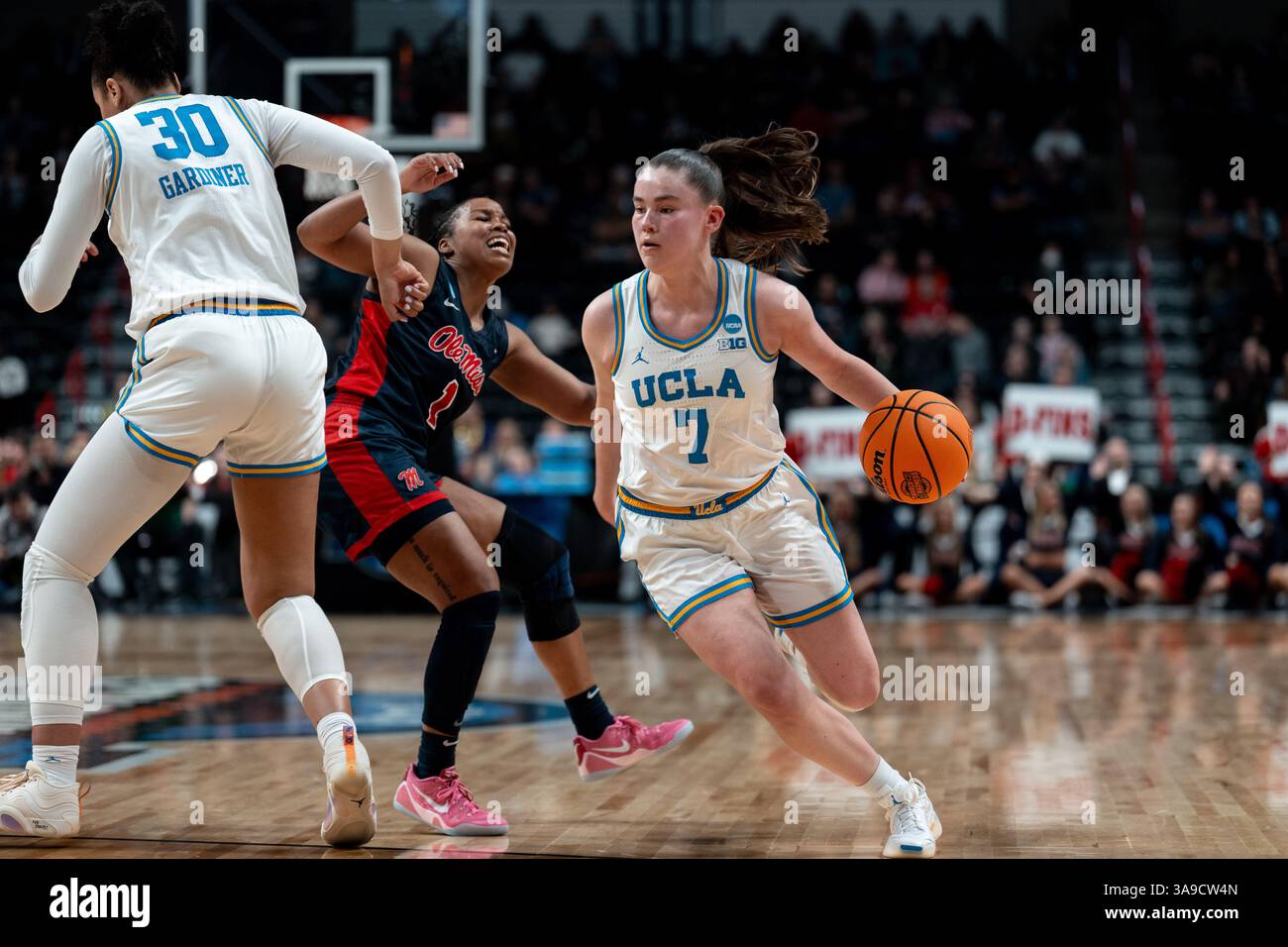 UCLA Bruins guard Elina Aarnisalo (7) drives against Ole Miss Rebels ...