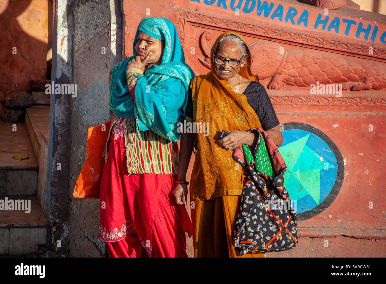 Two Indian women at Agra Fort, Agra Stock Photo - Alamy