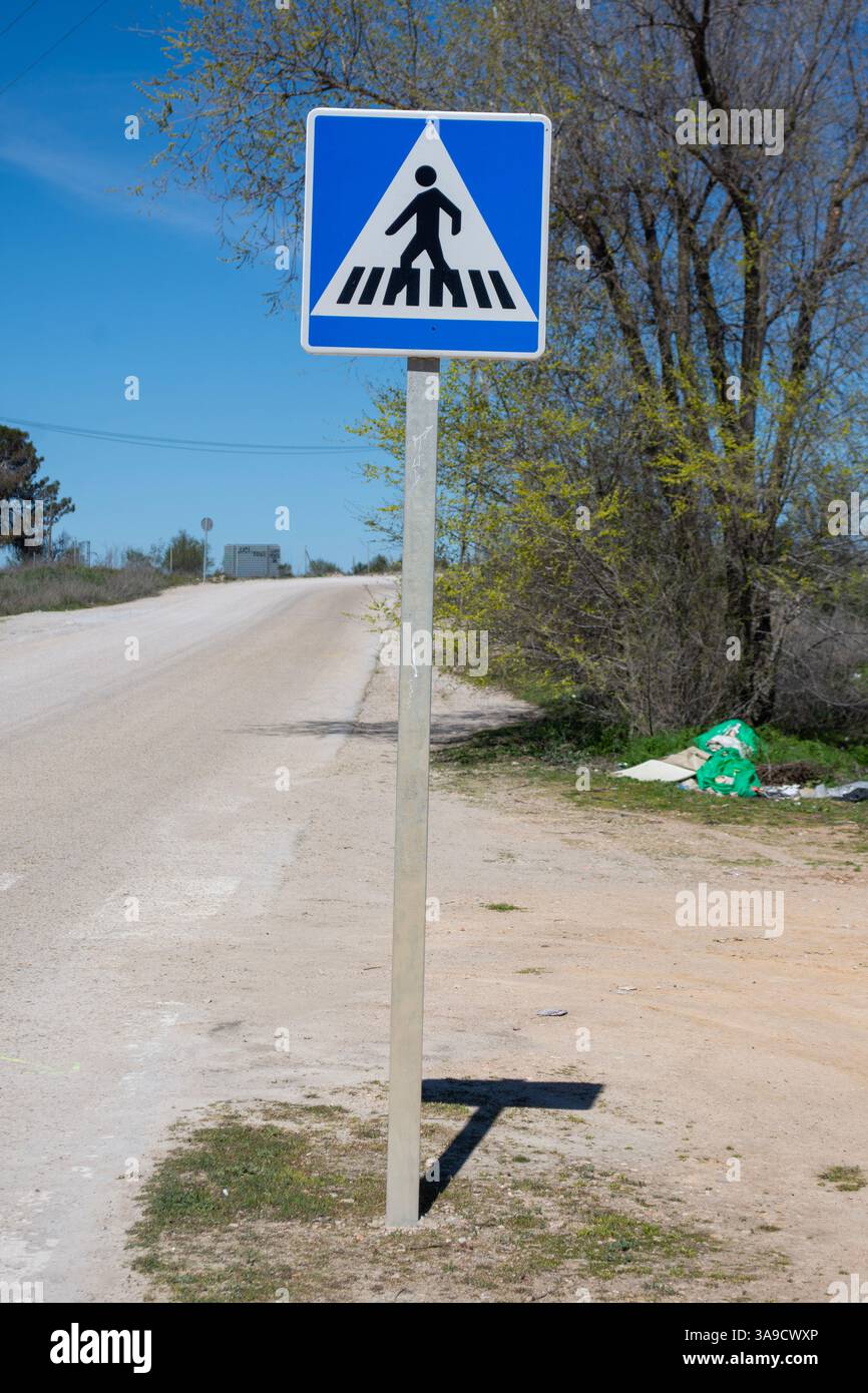 Señal de cruce peatonal hi-res stock photography and images - Alamy