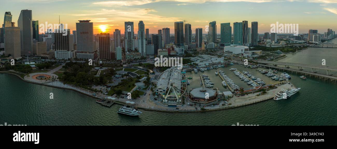 High illuminated skyscrapers of Brickell, city's financial center ...