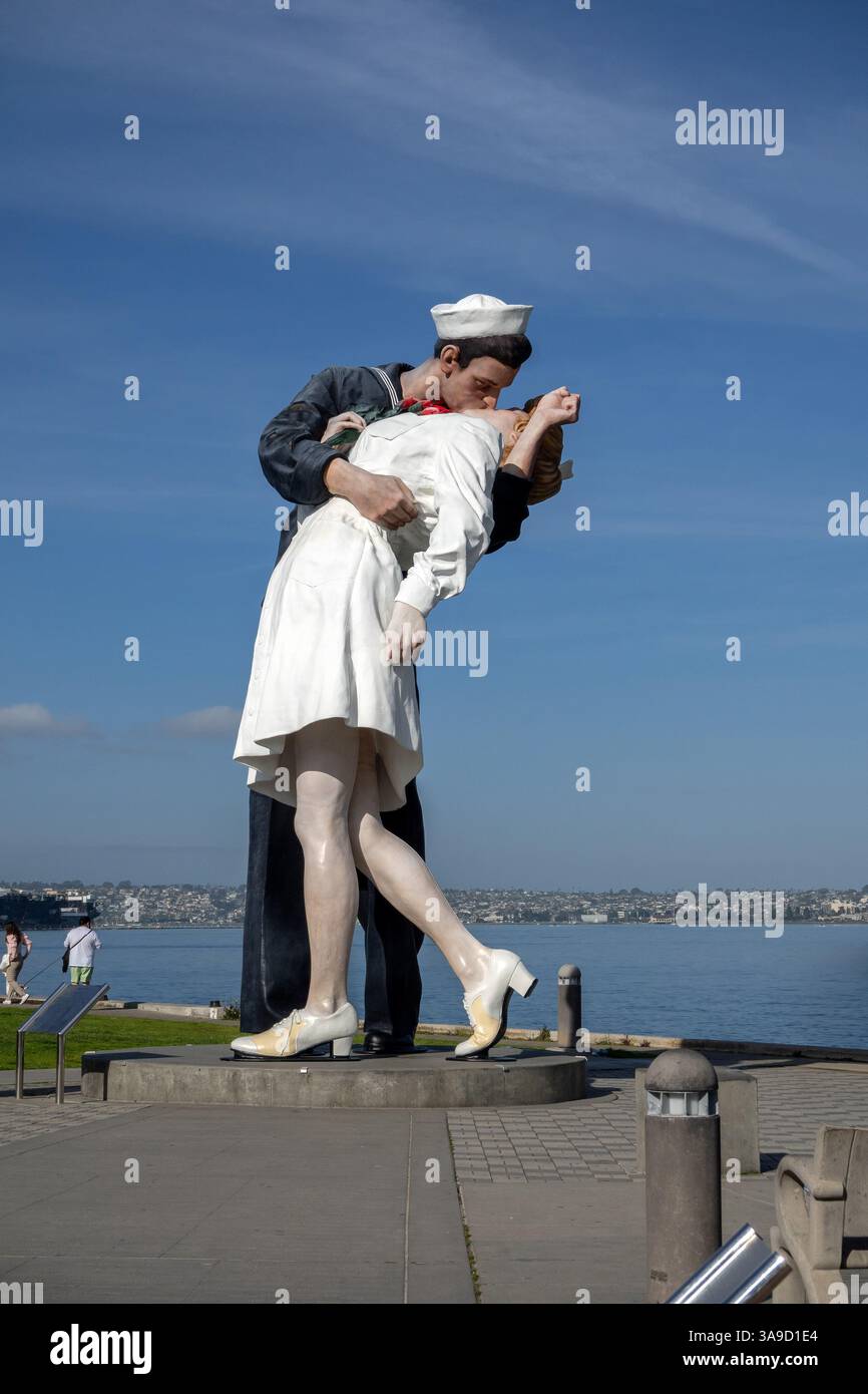 Unconditional Surrender Statue By Artist Seward Johnson, Based On A ...