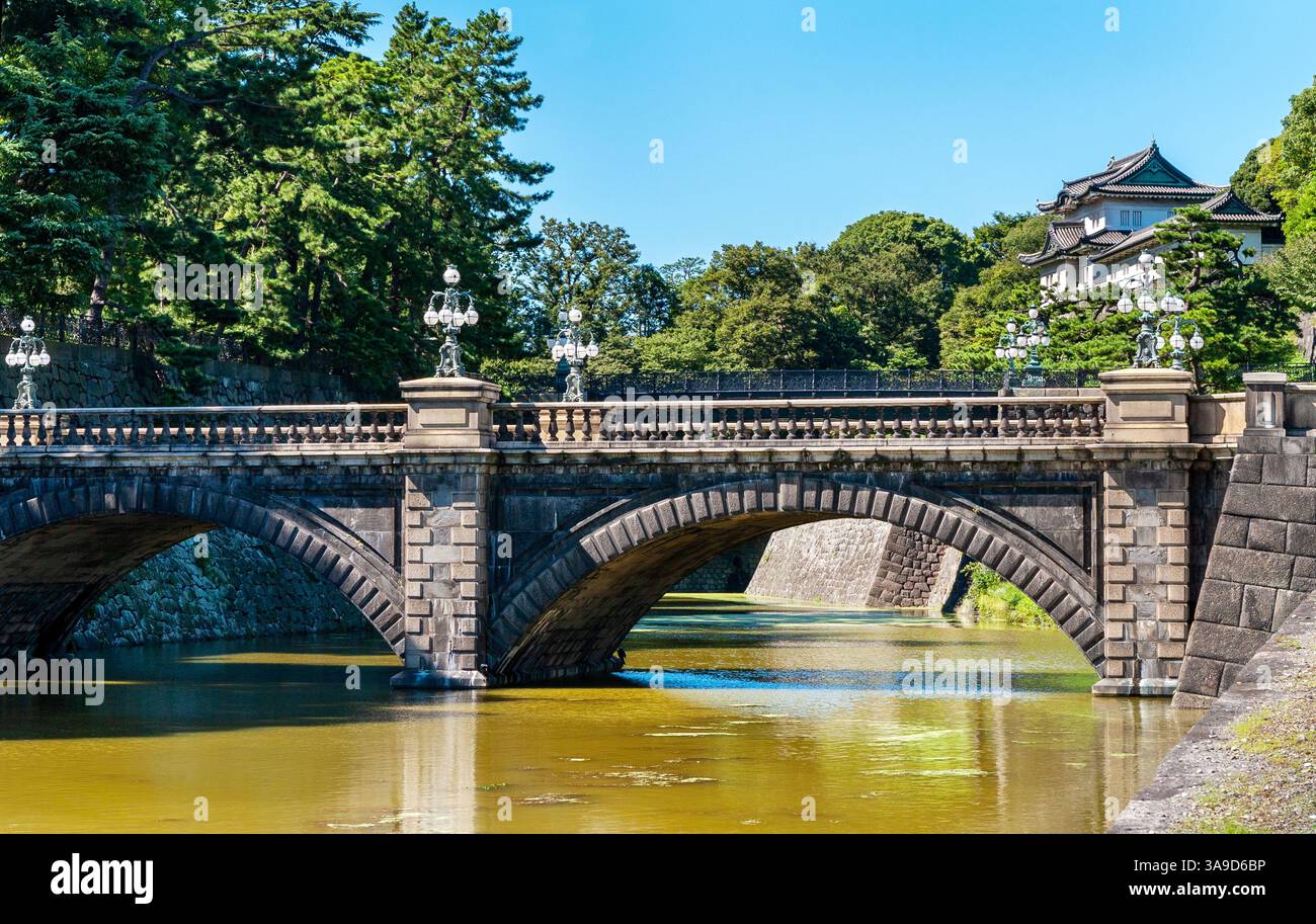 A view of the Imperial Palace in Tokyo and the Seimon Ishibashi Bridge Stock Photo - Alamy