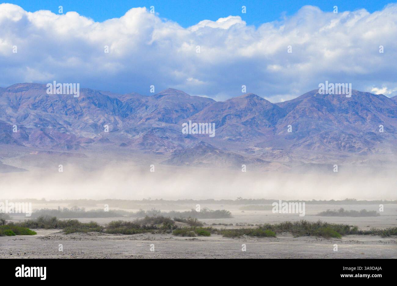 Dust storm in mojave desert hi-res stock photography and images - Alamy