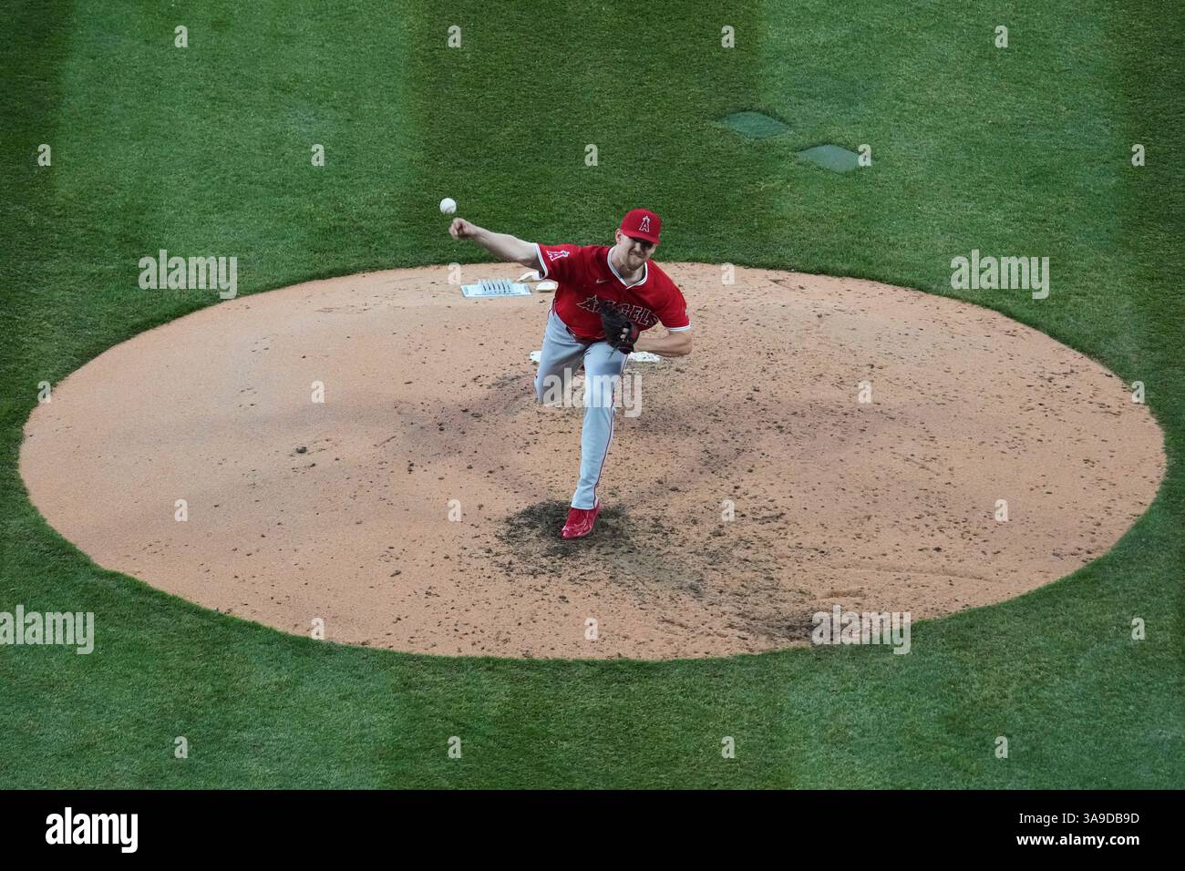 Los Angeles Angels relief pitcher Ryan Zeferjahn throws against the ...