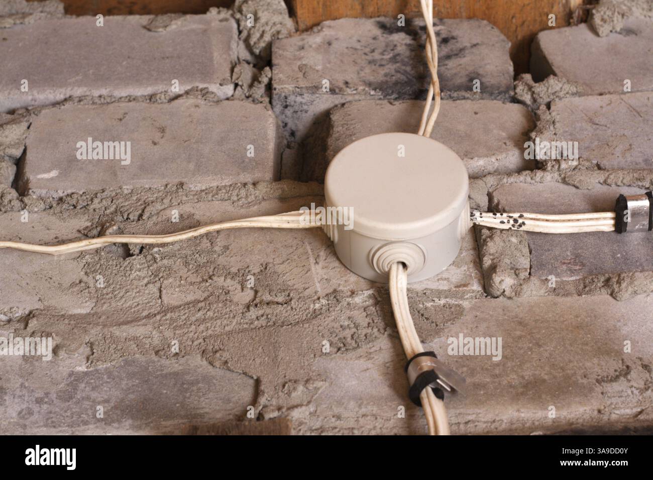 Connecting bricks hi-res stock photography and images - Alamy