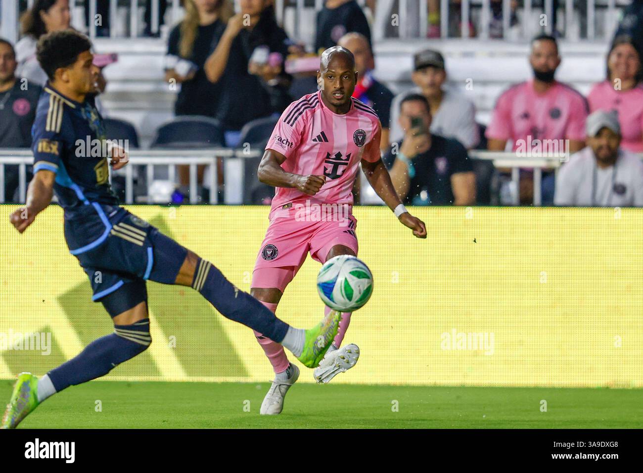 FORT LAUDERDALE, FL - MARCH 29: Fafa Picault #7 of Inter Miami CF kicks ...