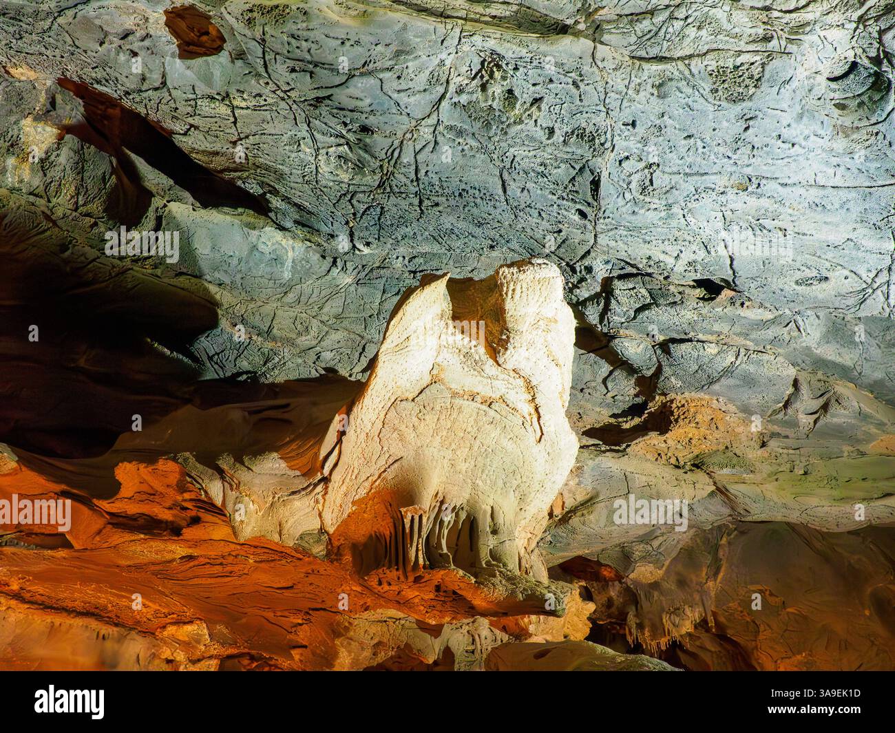 Inside Cango caves, Oudtshoorn, South Africa Stock Photo - Alamy