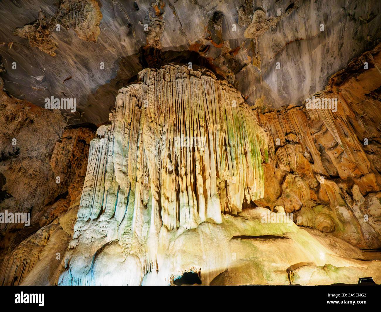 Inside Cango caves, Oudtshoorn, South Africa Stock Photo - Alamy