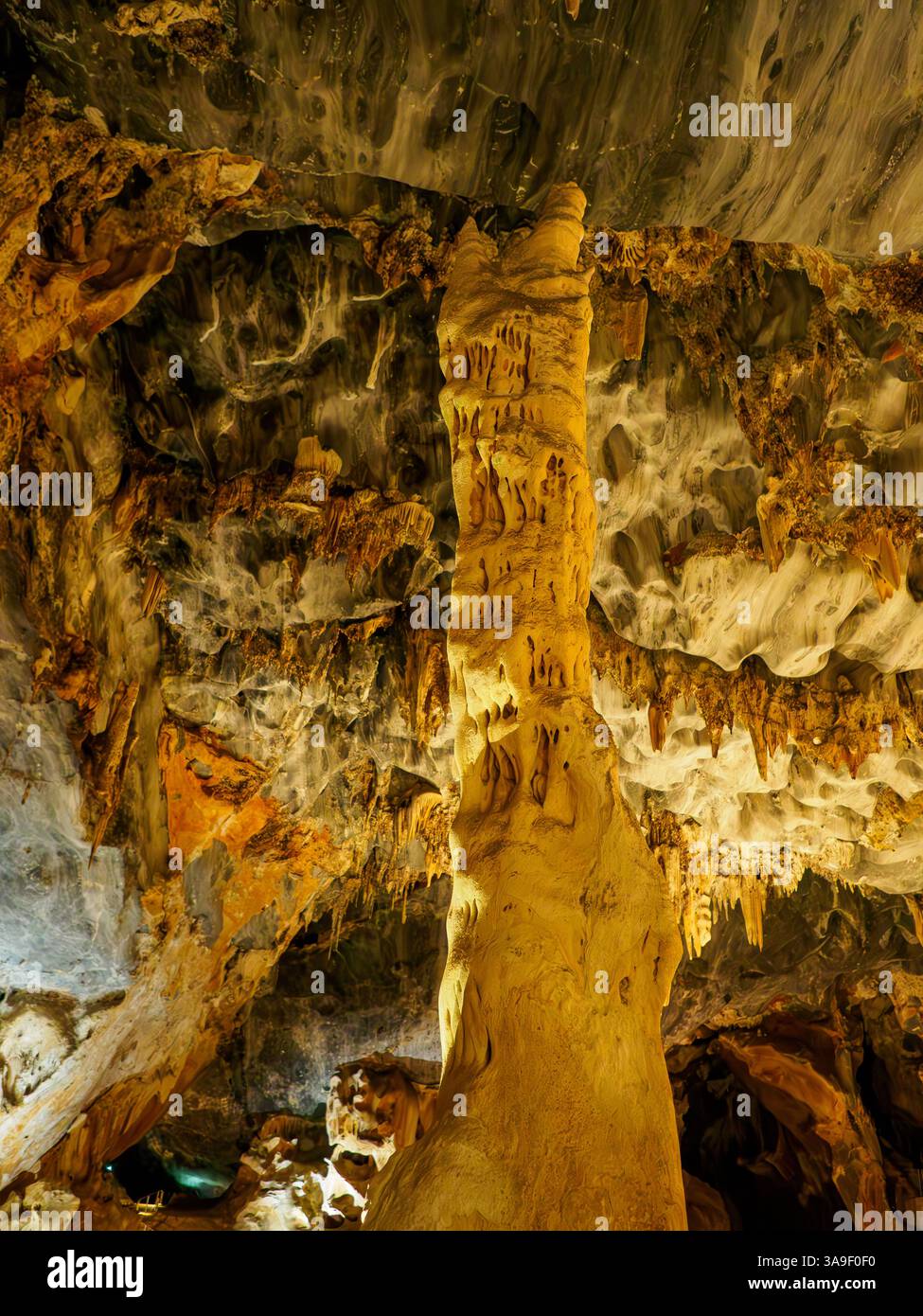 Inside Cango caves, Oudtshoorn, South Africa Stock Photo - Alamy