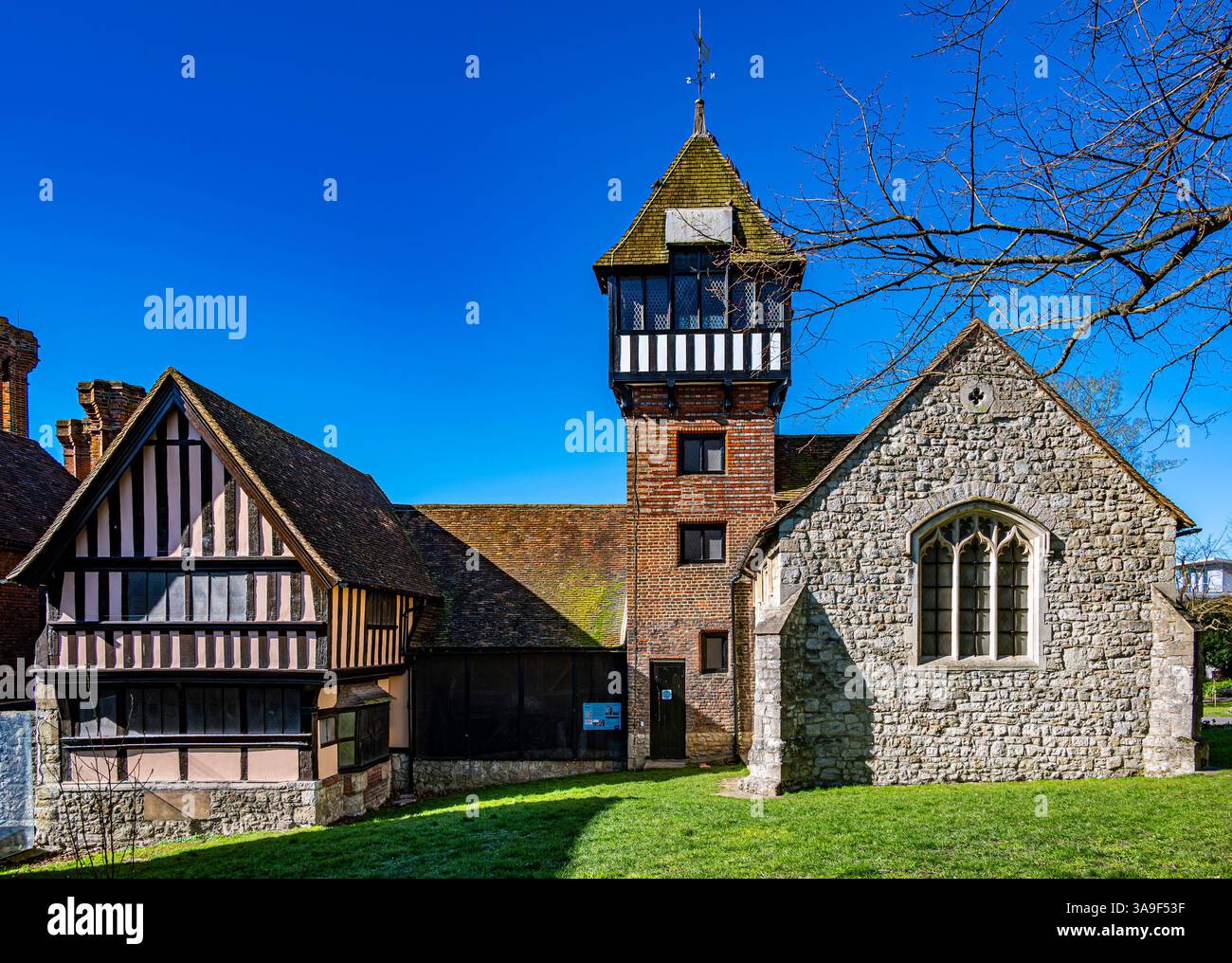 Tudor buildings of the Maidstone Museum complex Stock Photo - Alamy